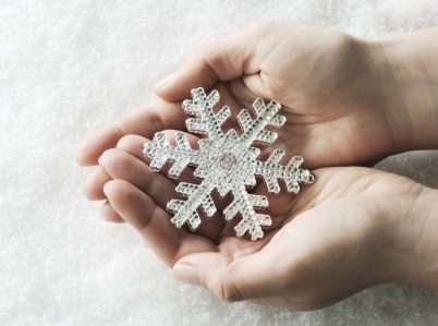 7 Cold-Weather Hand Care Tips