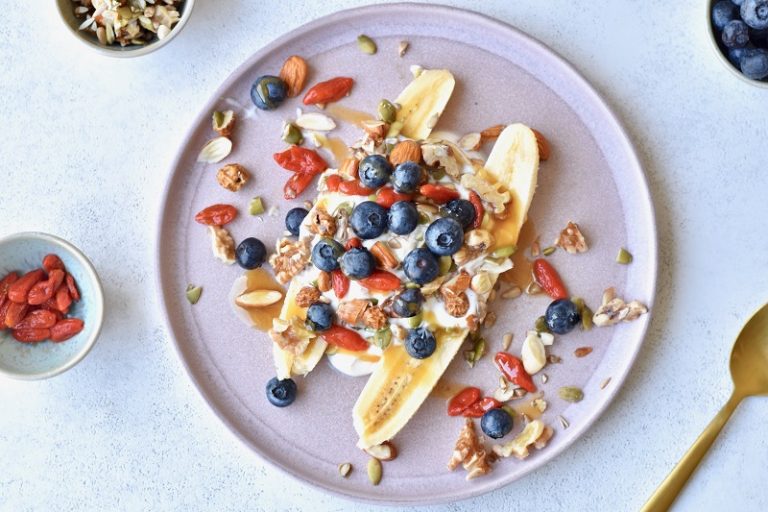 Healthy Breakfast Banana Split | Vitacost Blog