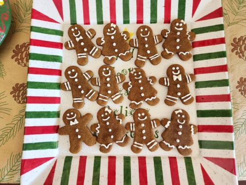 Holiday Dog Treat Recipe: Gingerbread Men