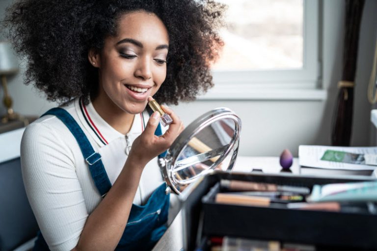 How To Apply Lipstick 7 Tips To Make It Last