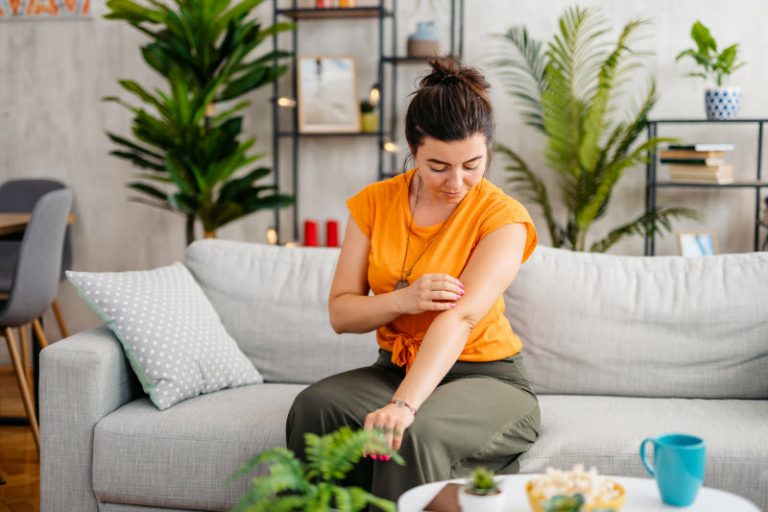 What Causes Crepey Skin (and How to Get Rid of It, Naturally)